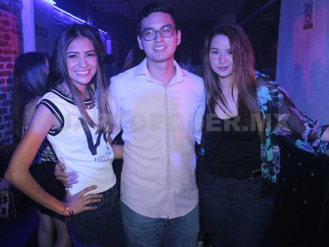 Noche de antro con los amigos