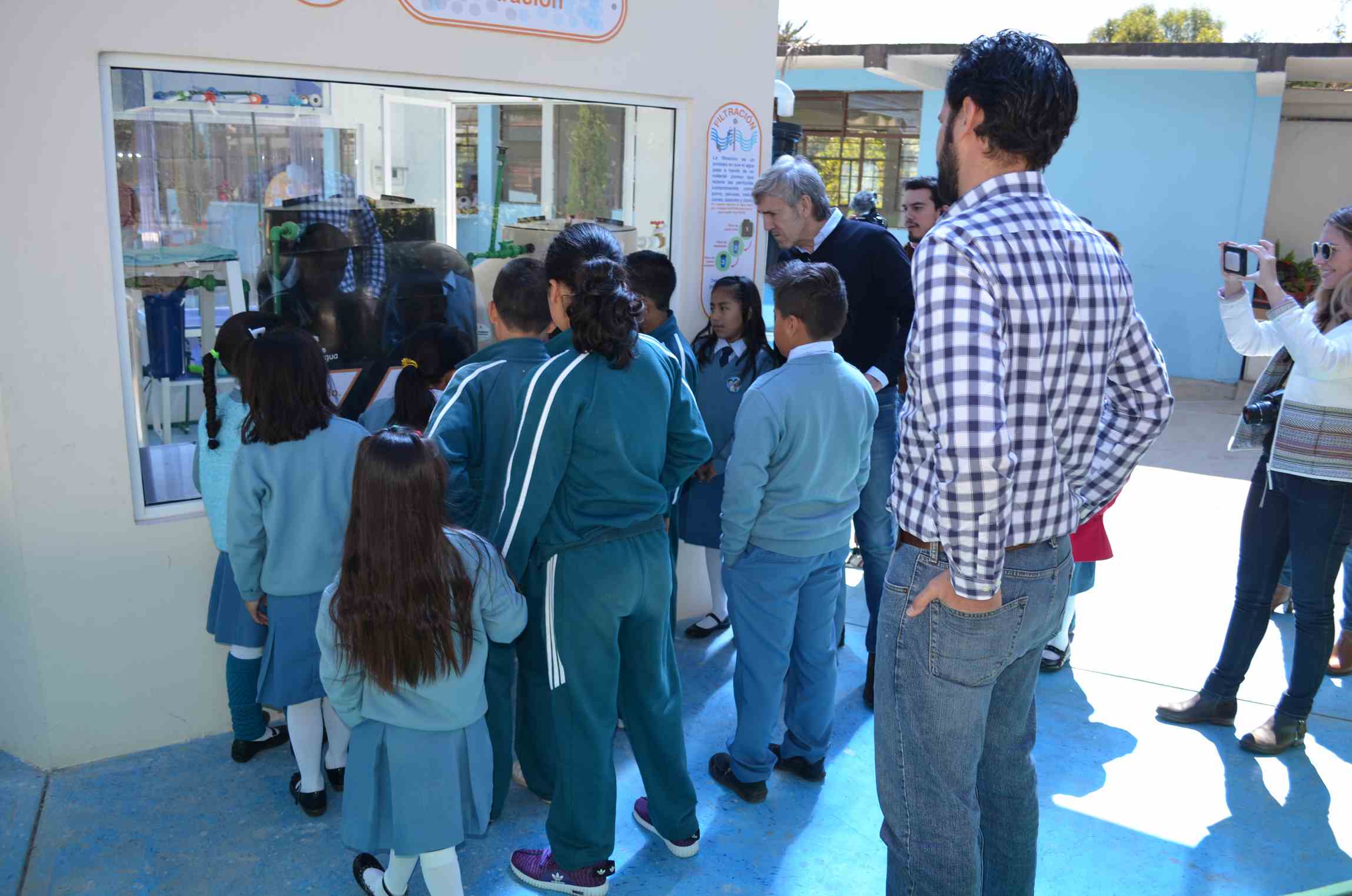 Escuelas rurales de Oaxaca y Chiapas captan agua pluvial en kioscos