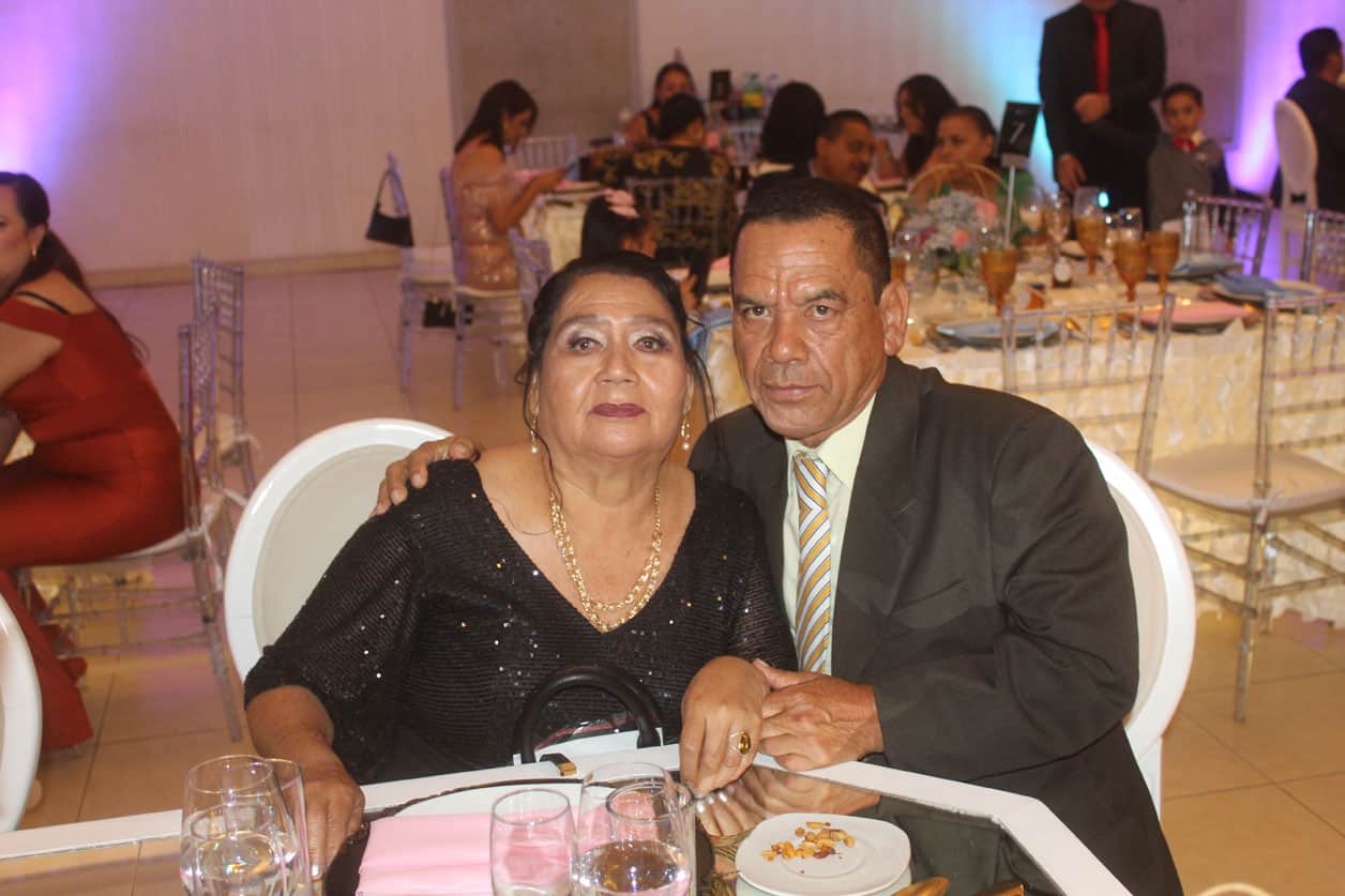 Hermosa fiesta para Sandra Denisse