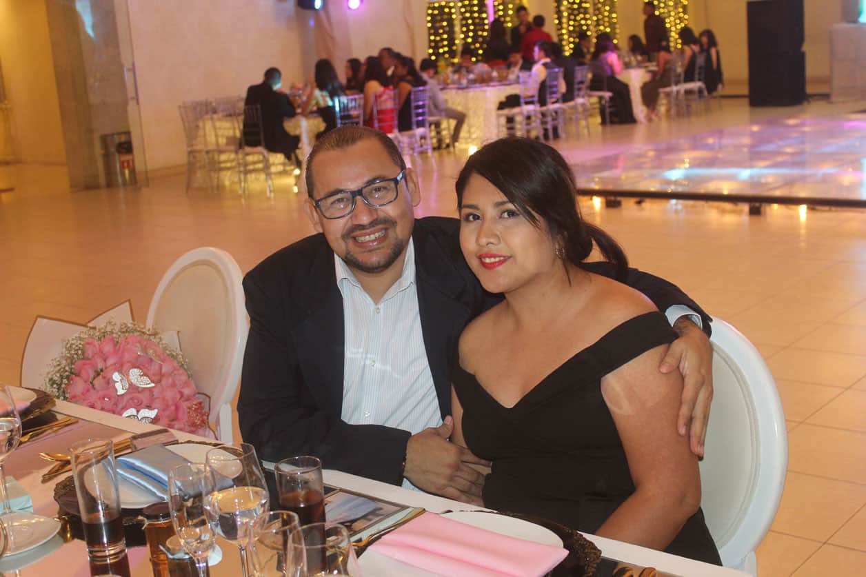 Hermosa fiesta para Sandra Denisse