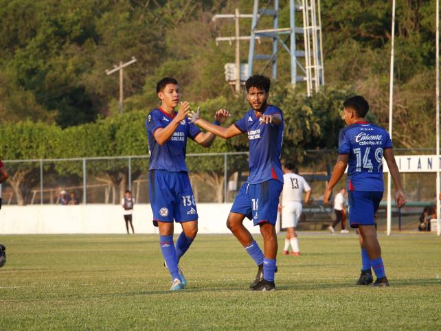 Espinosa no tuvo piedad ante sus “ex”